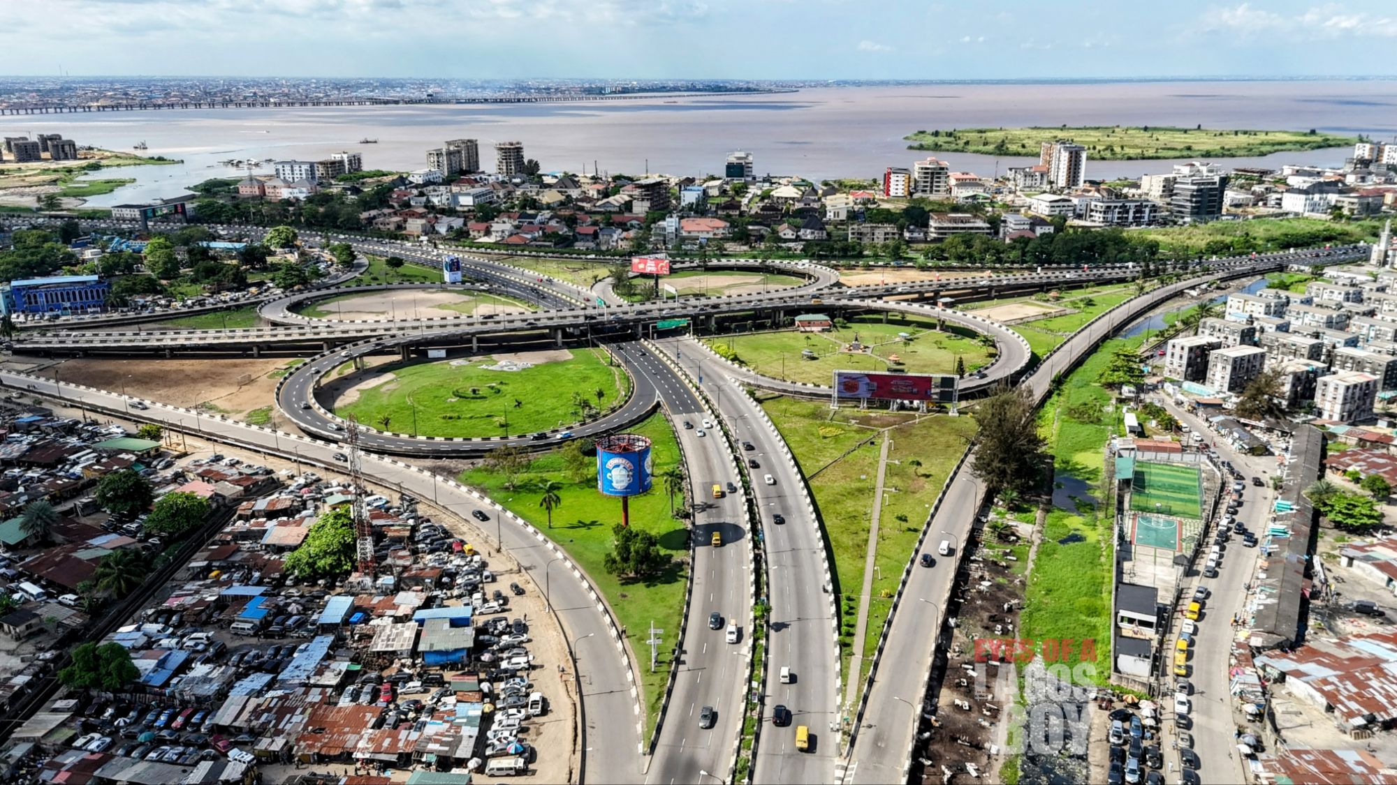 Photo of the Week: Obalende - Concrete and history - Eyes of a Lagos Boy